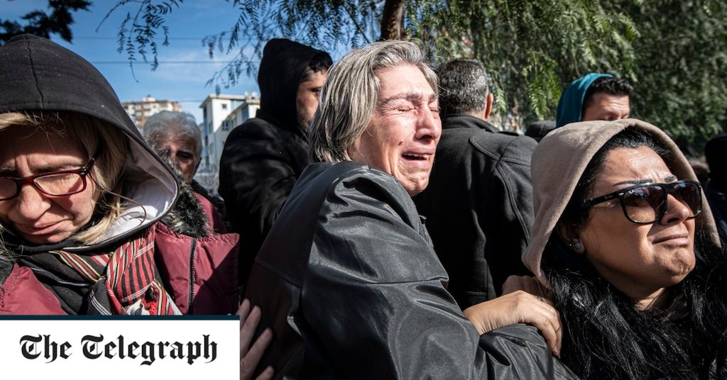Turkey’s trapped earthquake survivors face cold,…