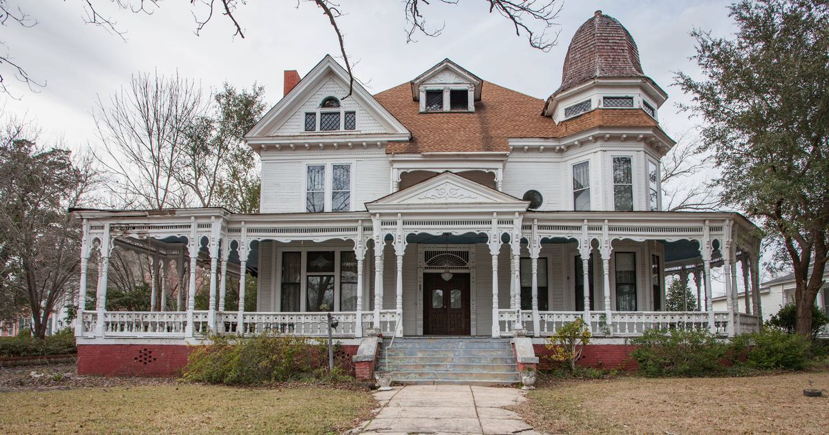 Eerie abandoned judge's mansion full of secrets from…