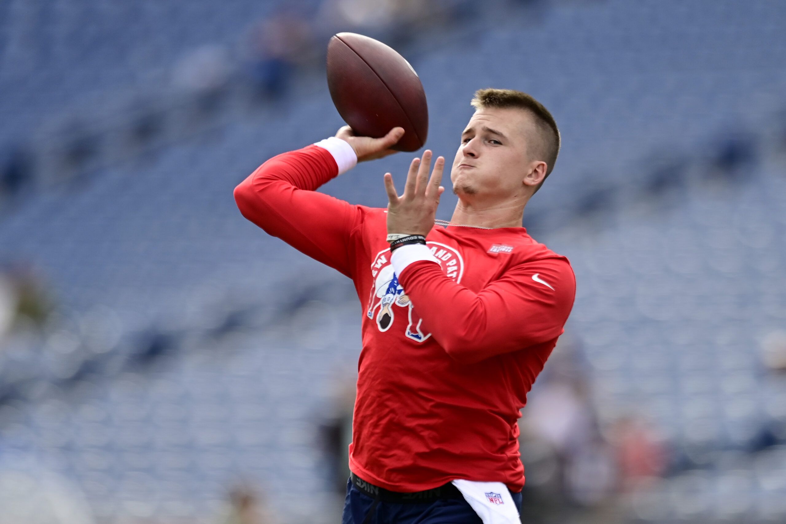 Bailey Zappe shows off early offseason workout with…