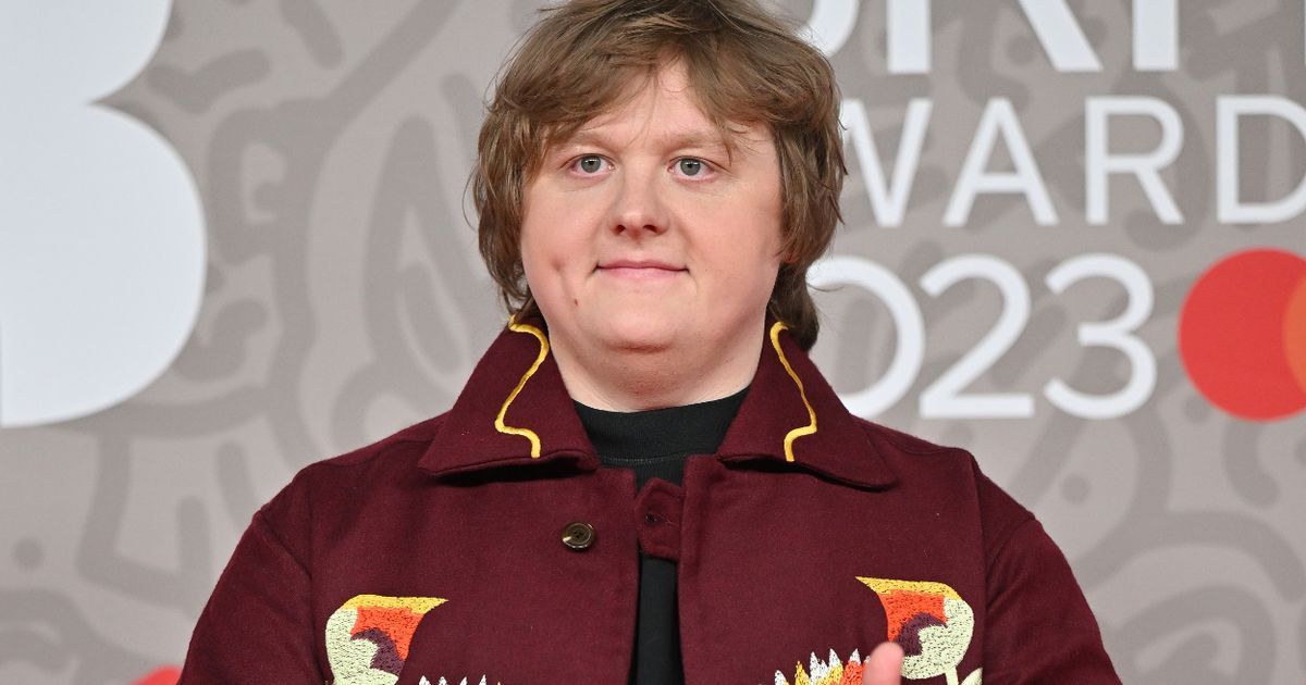 Lewis Capaldi delights fans as he hilariously responds…