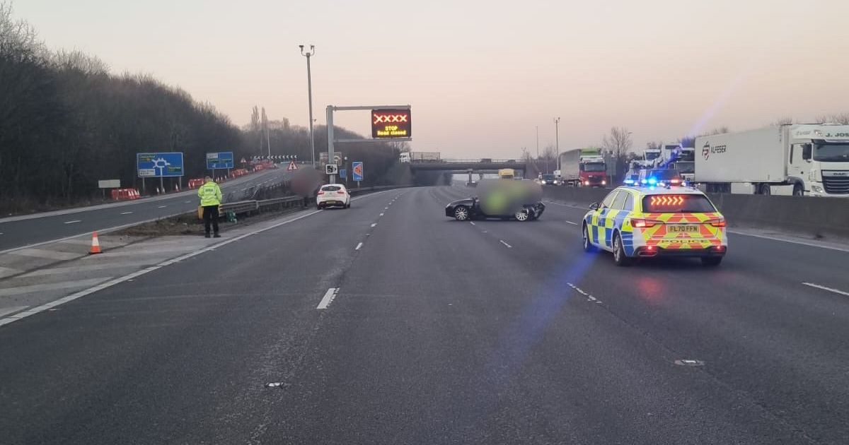 M1 photos show the aftermath of lorry crash at…