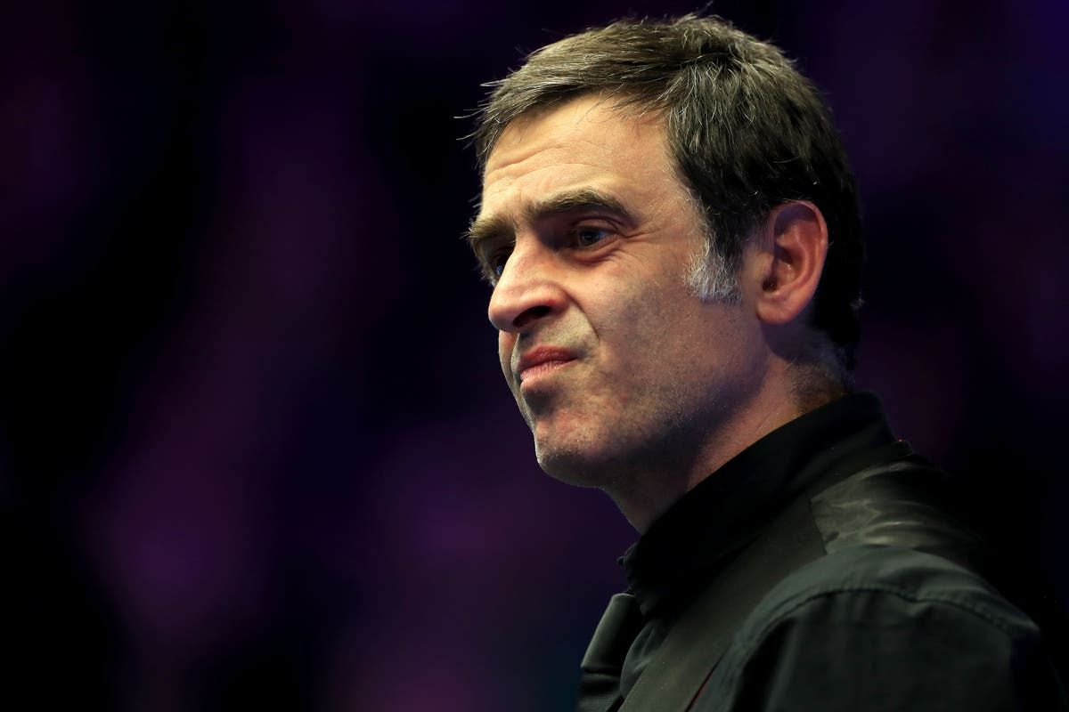Ronnie O’Sullivan almost tipped over the edge by cue…