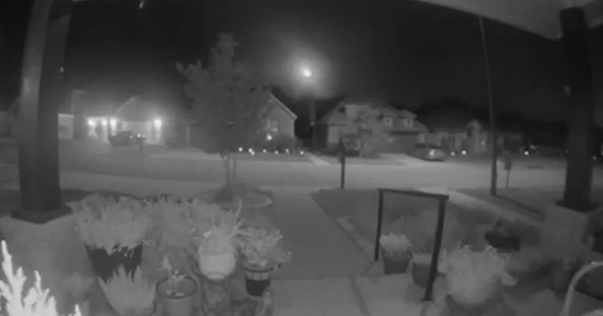 Huge Texas meteorite caught on camera leaves locals…