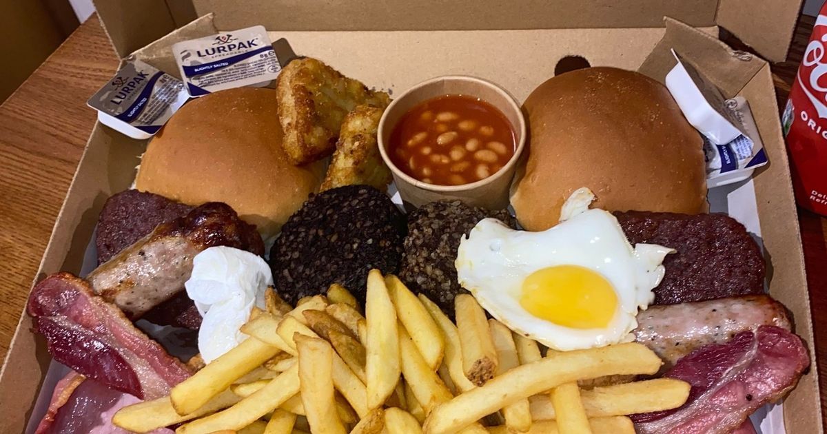 Ayrshire cafe to send 26 item breakfast munchie box…