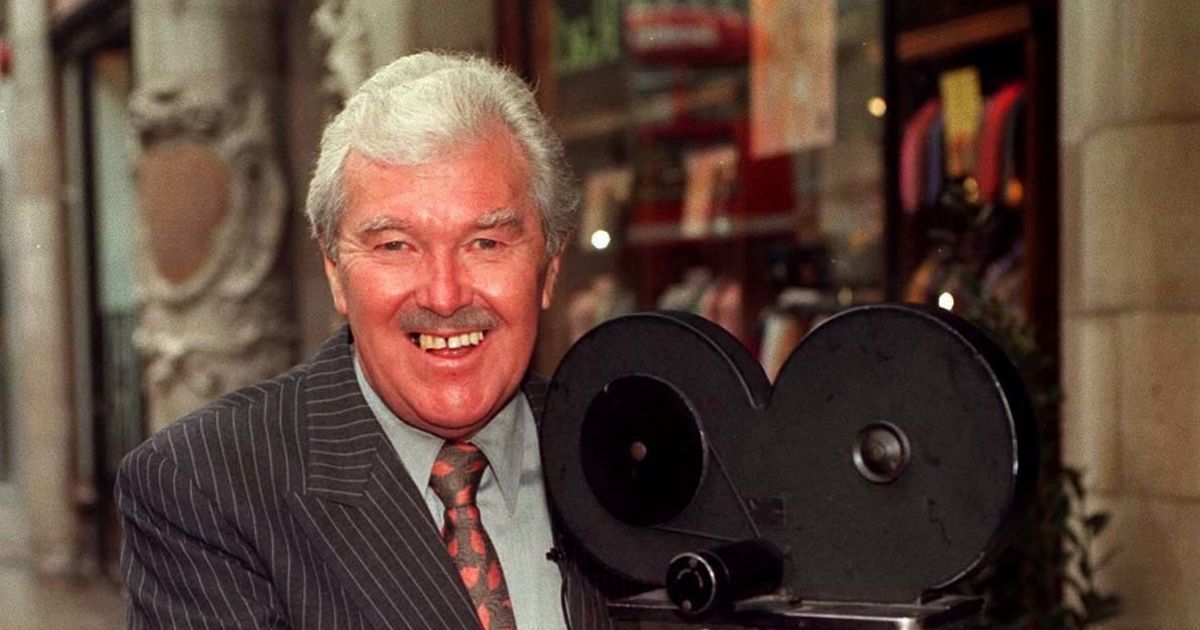 Dickie Davies dies aged 94 as tributes paid to…