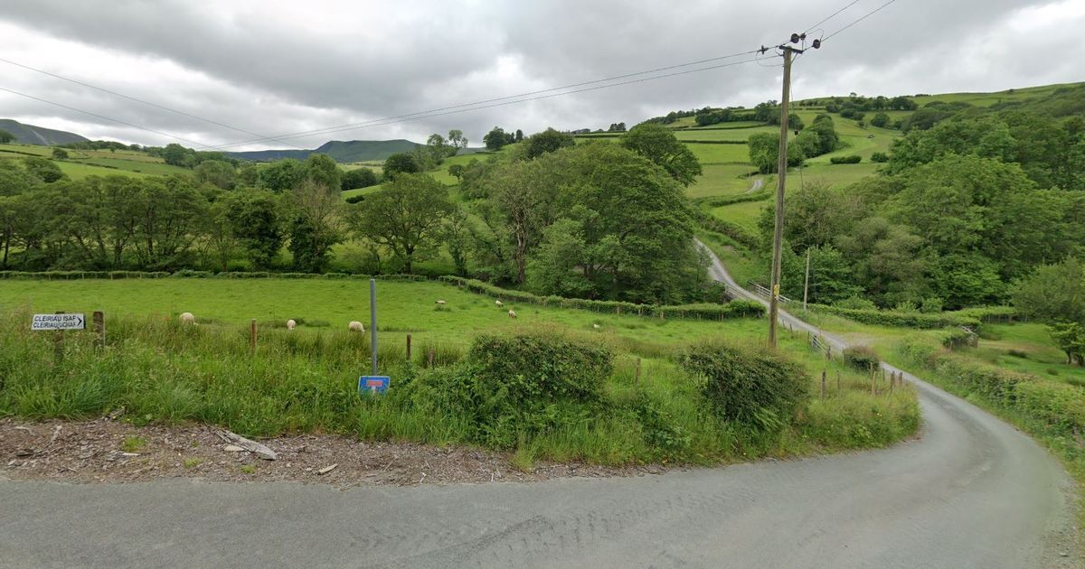 Farm grain silo collapse kills farmer and leaves son…