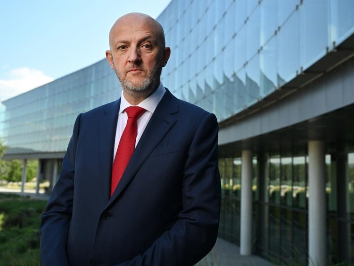 Spy hive kicked out as ASIO warns of unprecedented risk