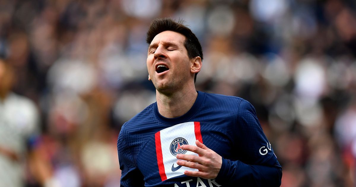 Lionel Messi sent retirement warning as PSG transfer…
