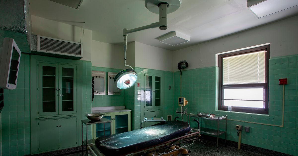 Inside eerie abandoned hospital in small town where…