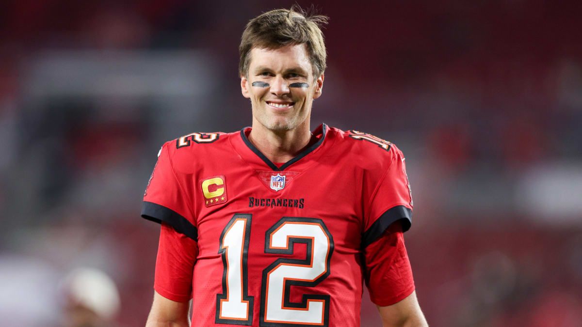 Tom Brady Signs Multiyear Deal, Renewing Podcast With… Tom Brady Signs Multiyear Deal, Renewing Podcast With…