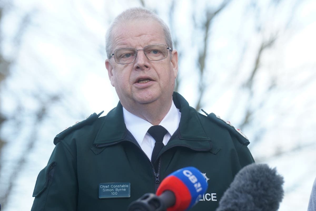 Police confirm New IRA ‘primary line of inquiry’…
