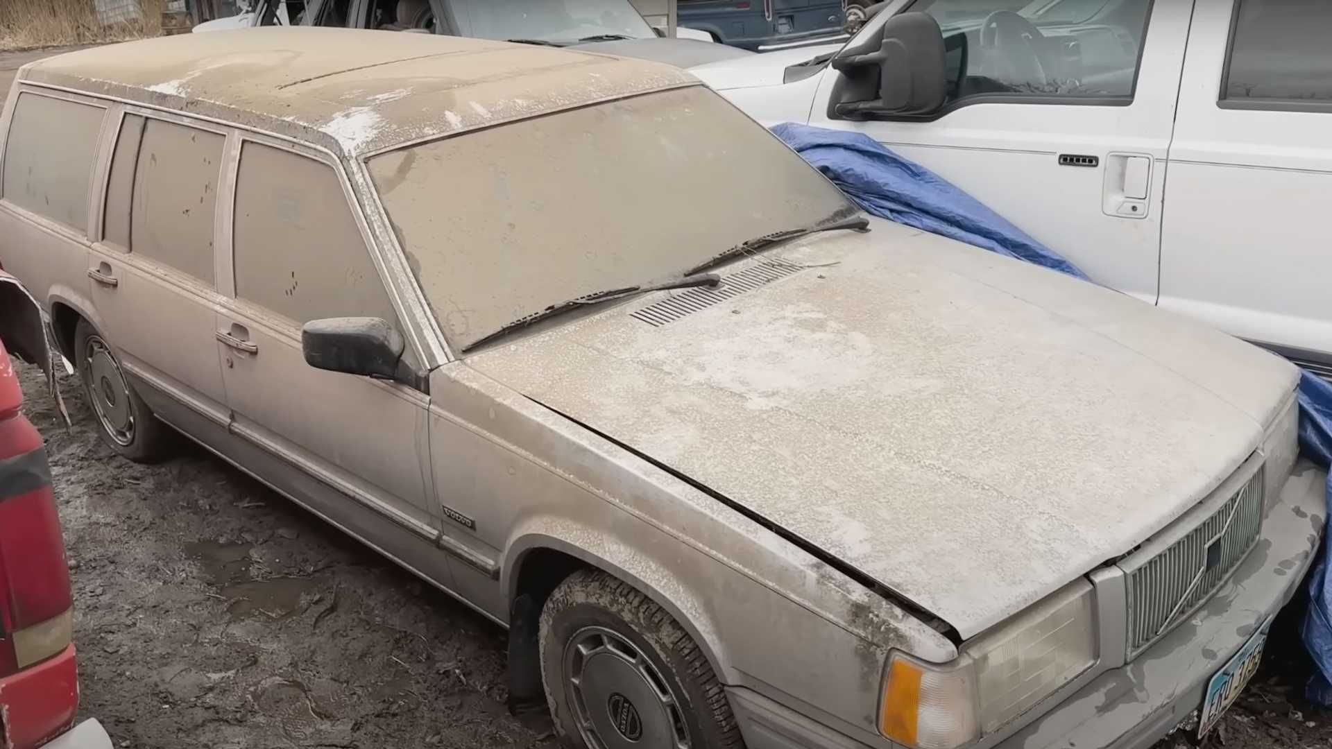 Abandoned Volvo 740 Shows Pristine Body After First…