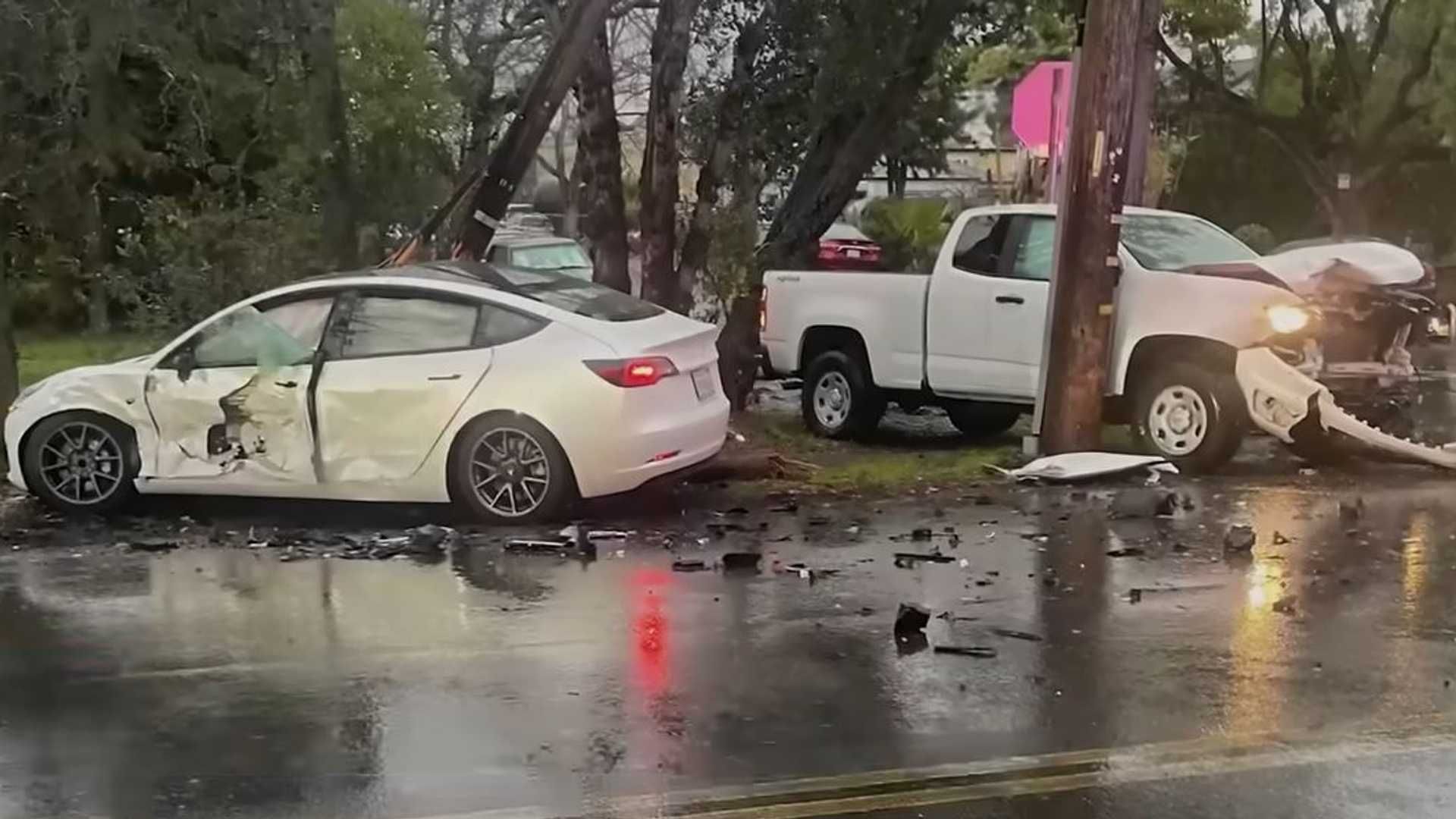 Tesla's Built-In Dashcam Crash Footage Proves Pickup…