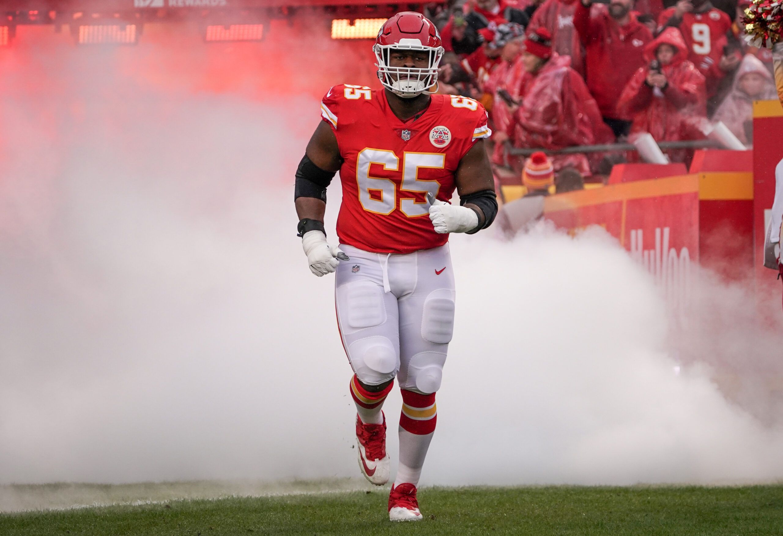 Chiefs RG Trey Smith set to receive warm homecoming…