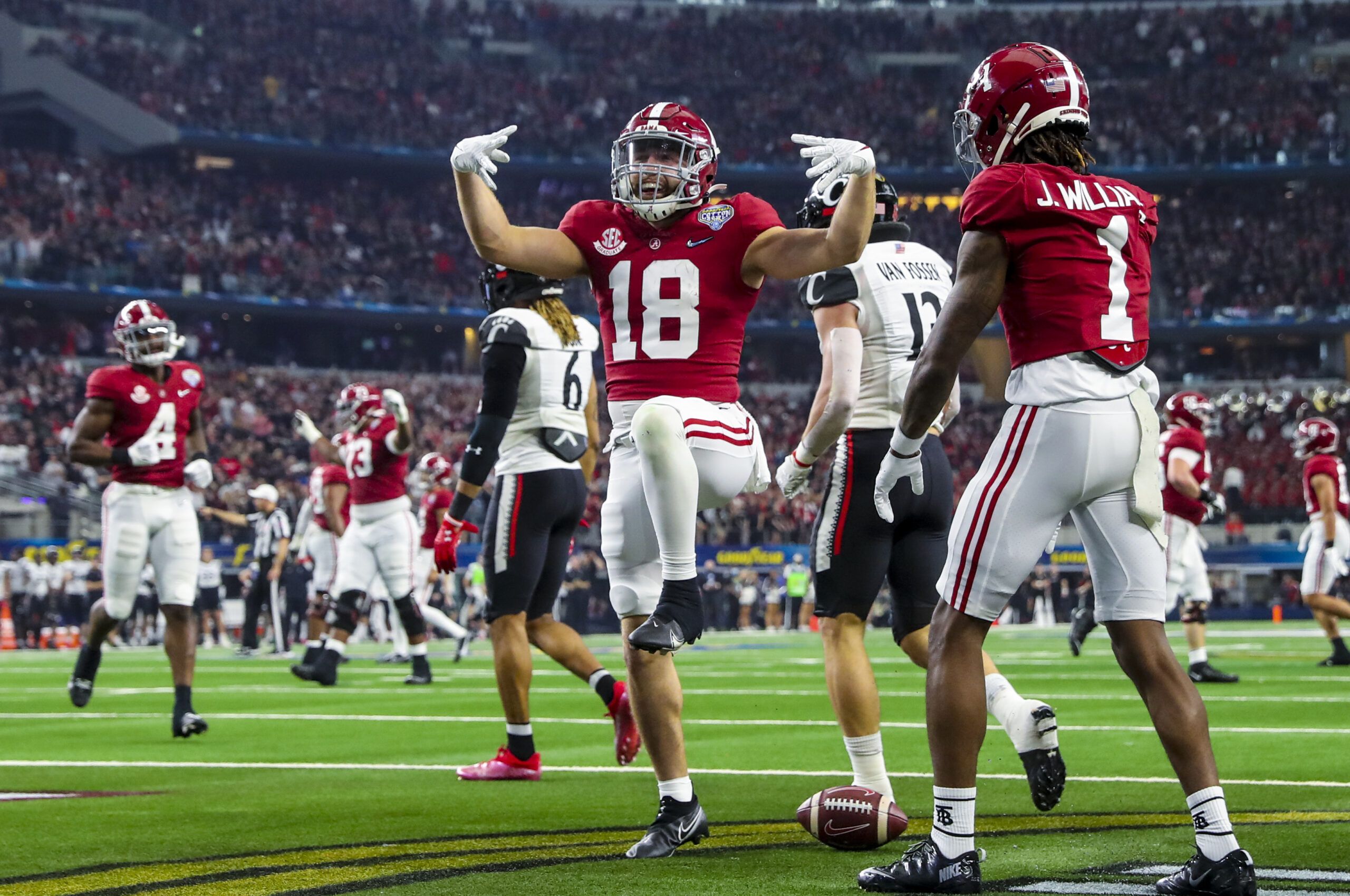 Report: Patriots work out Mac Jones’ former Alabama…