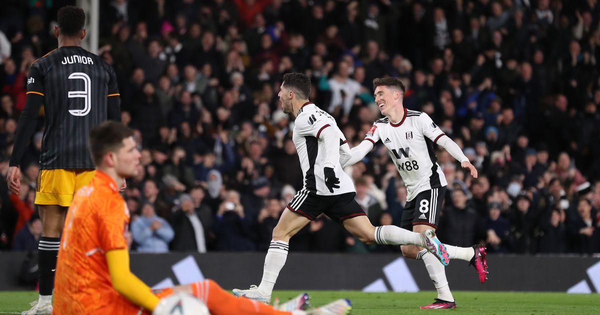 Leeds United supporters send 'shooting boots' message…