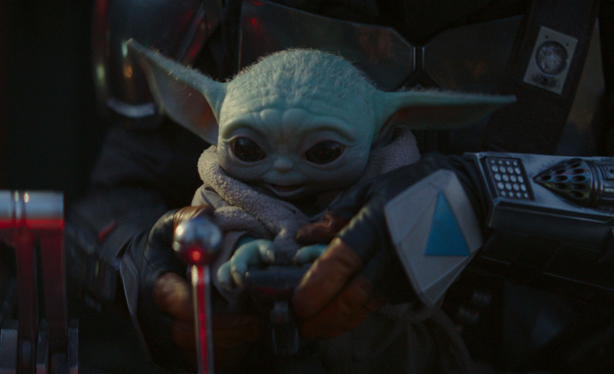 A Baby Yoda hug became the newest Grogu meme from The…