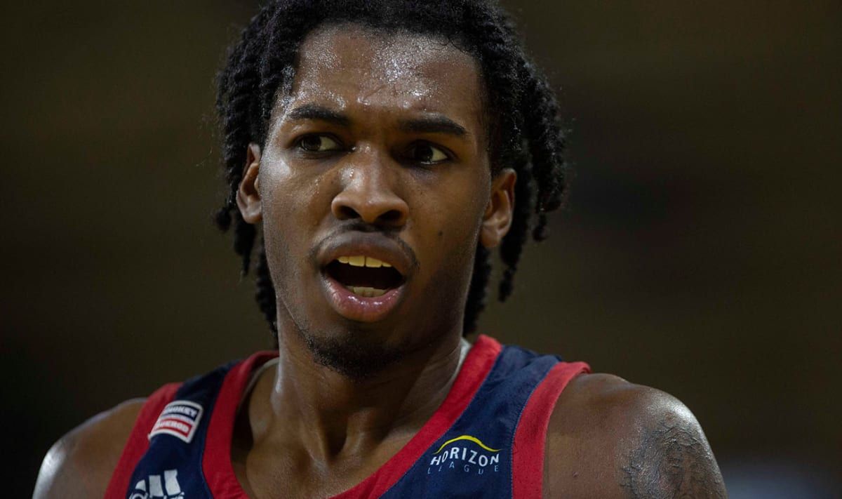 Sports Illustrated - Antoine Davis Falls Just Shy of…