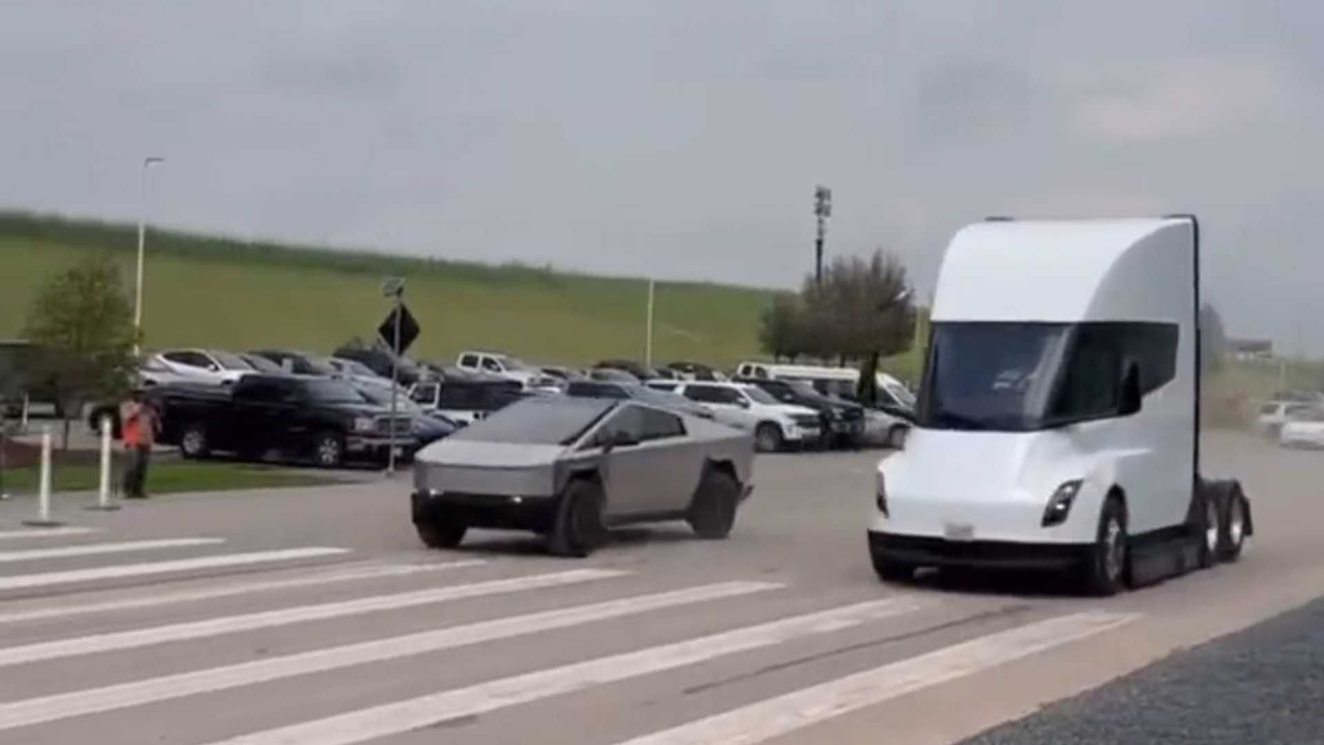 Watch Tesla Cybertruck Vs Tesla Semi Launches…