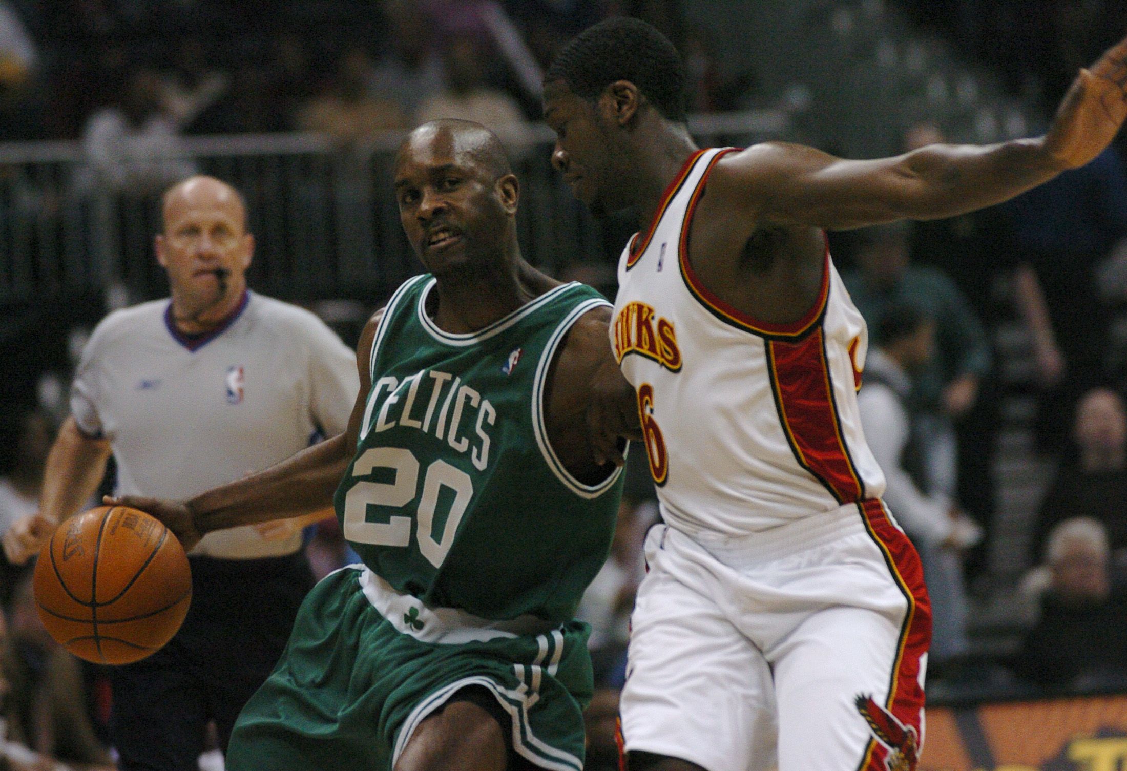 On this day: Gary Payton signs with Boston; Jared…