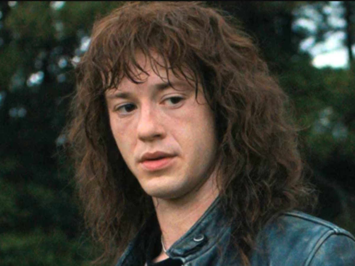 Joseph Quinn Condemns Stranger Things Trolls For 4985