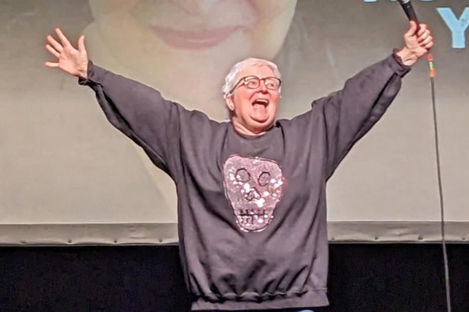 Audience 'horrified' as Janey Godley nearly 'chokes to…