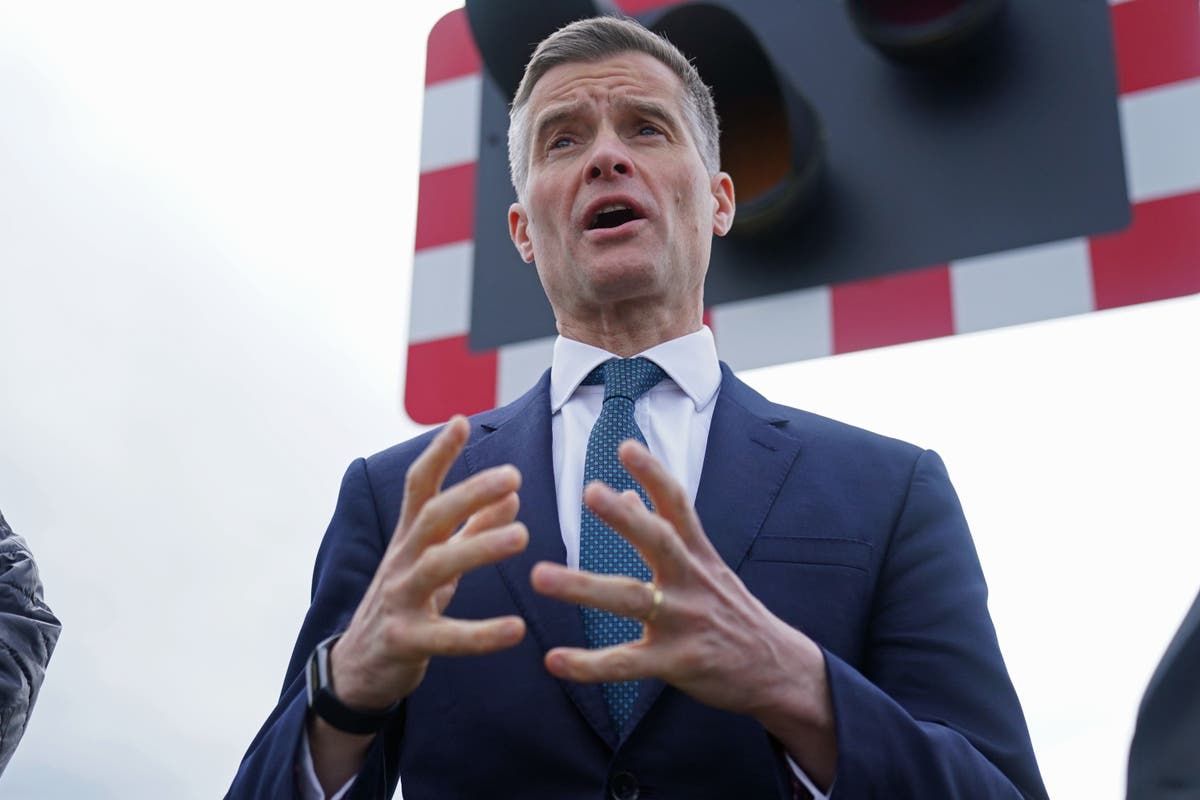 Transport Secretary has ‘frank conversation’ with boss…