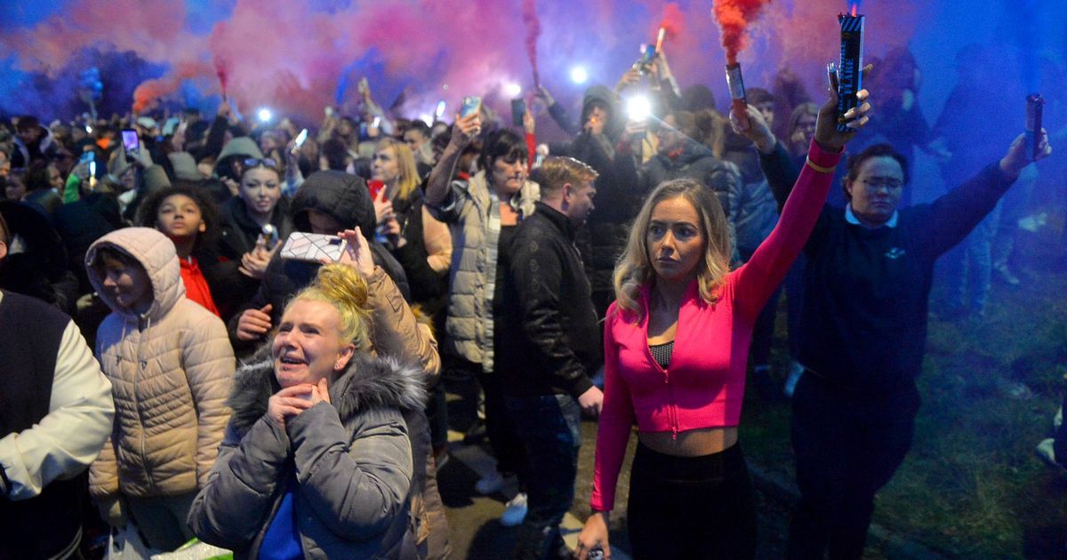 Hundreds attend vigil for Cardiff crash victims as…