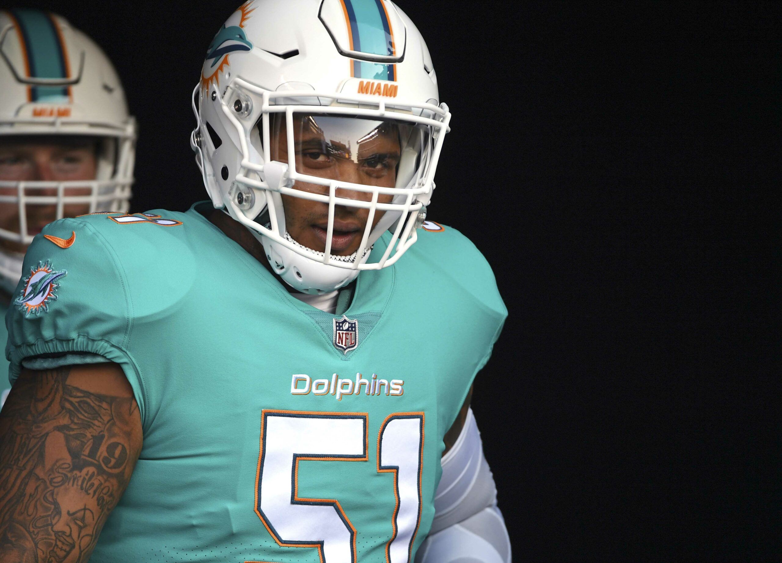 C Mike Pouncey to officially retire with Dolphins