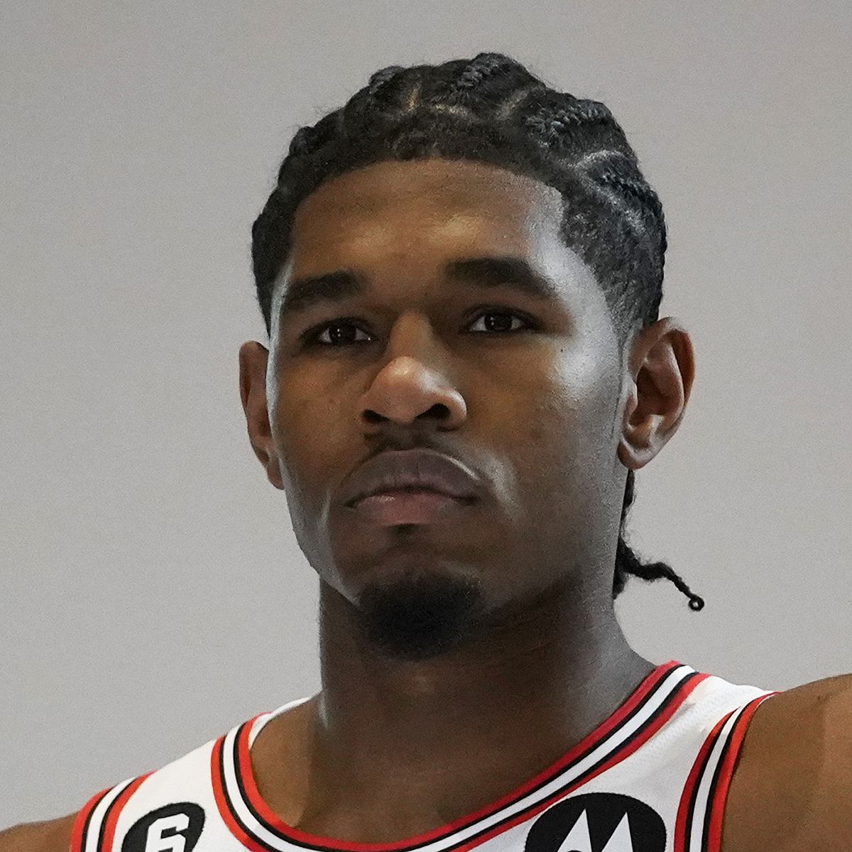 Rookie F Justin Lewis re-signs with the Bulls on a…