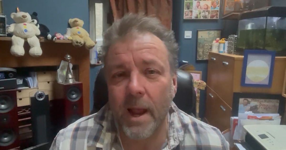 Homes Under the Hammer's Martin Roberts breaks down in…