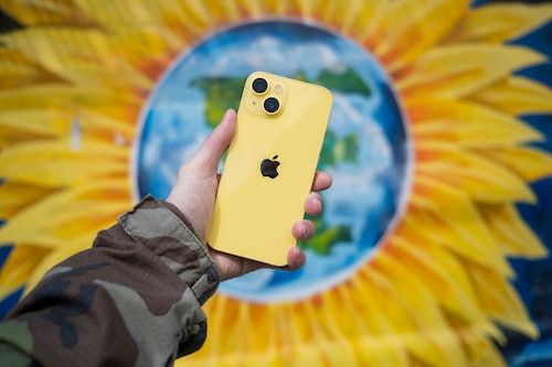 Yellow iPhone 14 Review: Yellow Beyond a Doubt