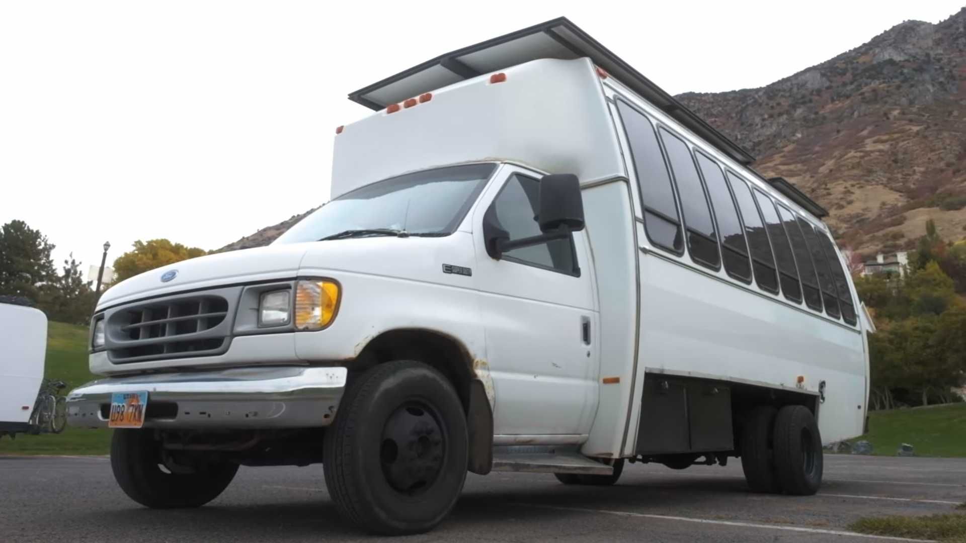 Old Ford Econoline Shuttle Bus Is Now New Home For A…