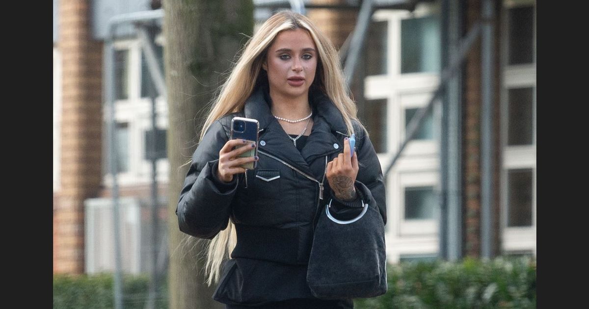 ''What the f*** are you looking at?': Girl gang beat…