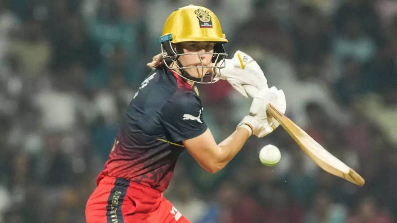 WPL: Ellyse Perry, Richa Ghosh guide RCB to 150/4…