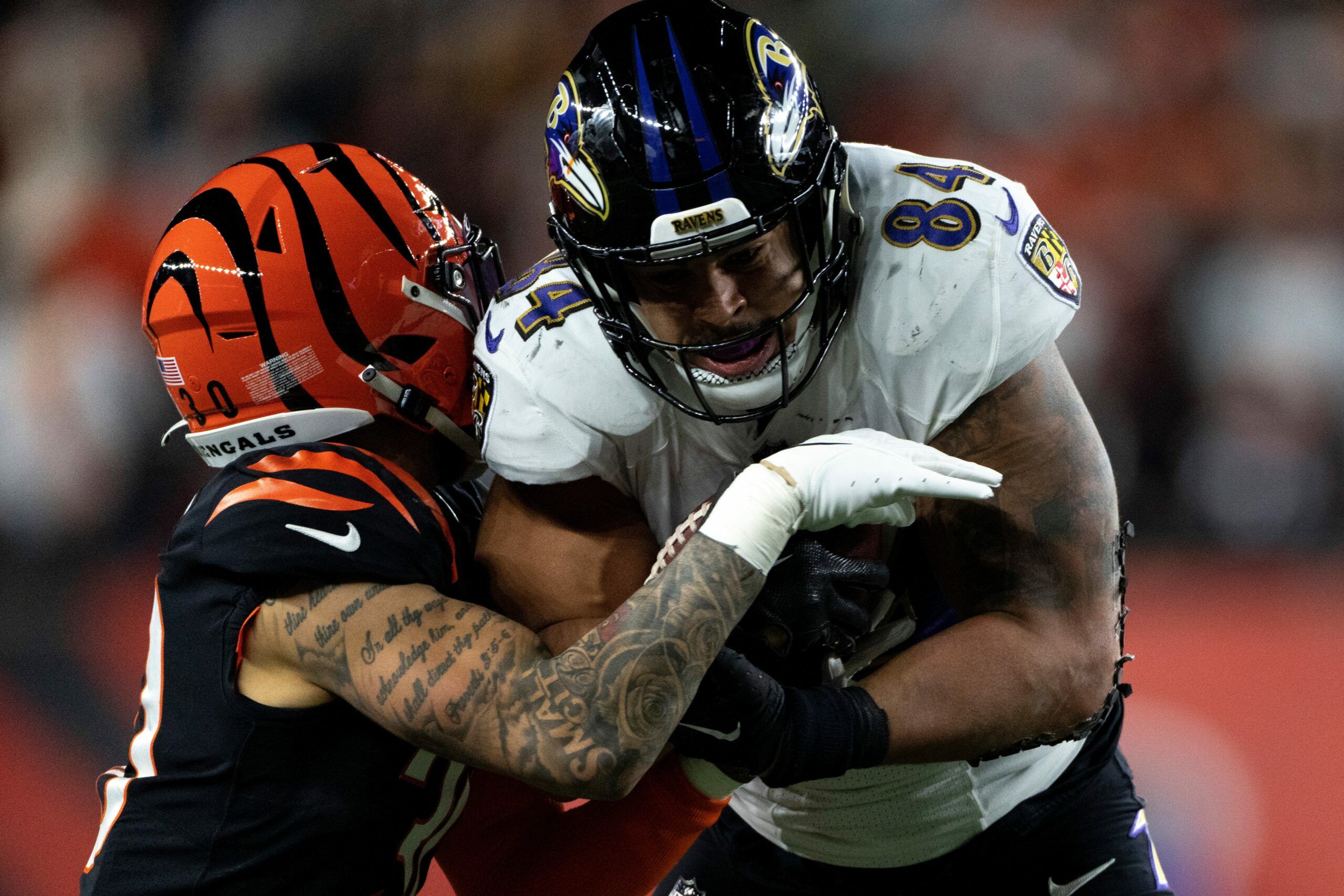 Twitter reacts to the team signing TE Josh Oliver