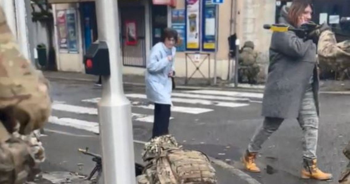 Surreal sight as British soldiers swarm French city of…