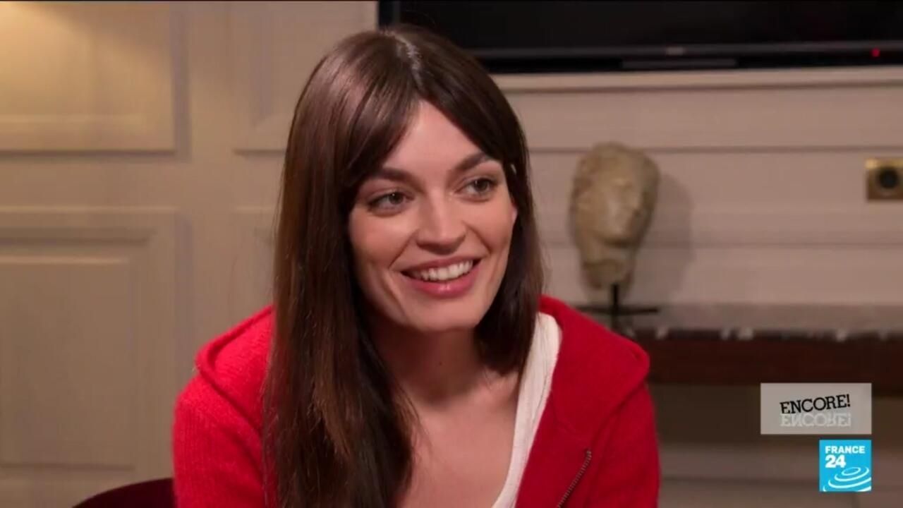 'Sex Education' star Emma Mackey: From 'Emily' to…