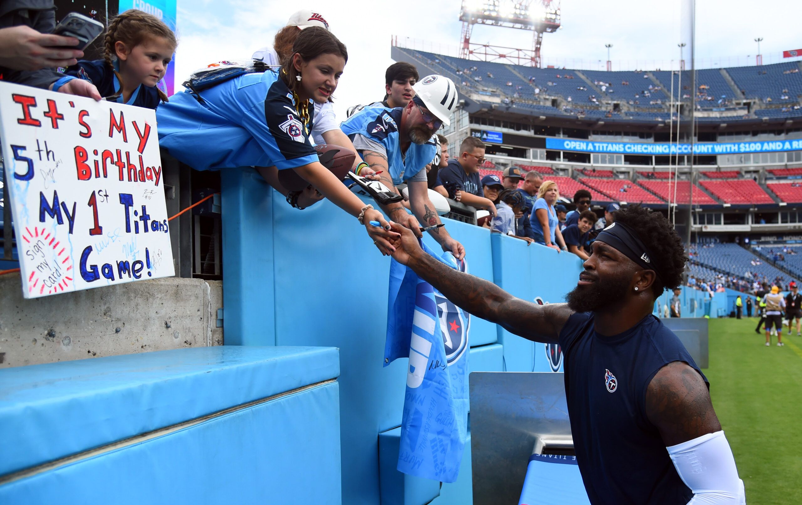 David Long bids farewell to Titans fans after signing…