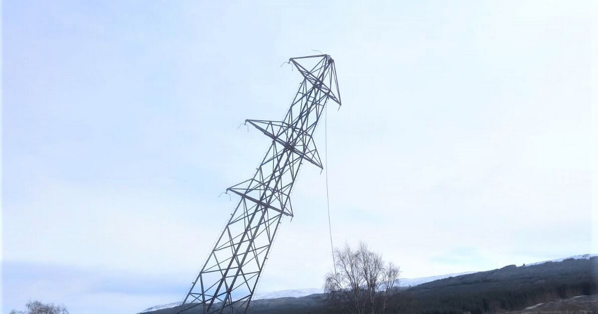 First Killin pylon comes down in scheme to remove 32…