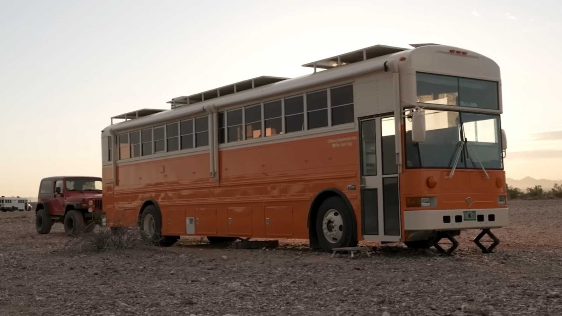 Amazing School Bus Camper Conversion Has Huge Kitchen,…