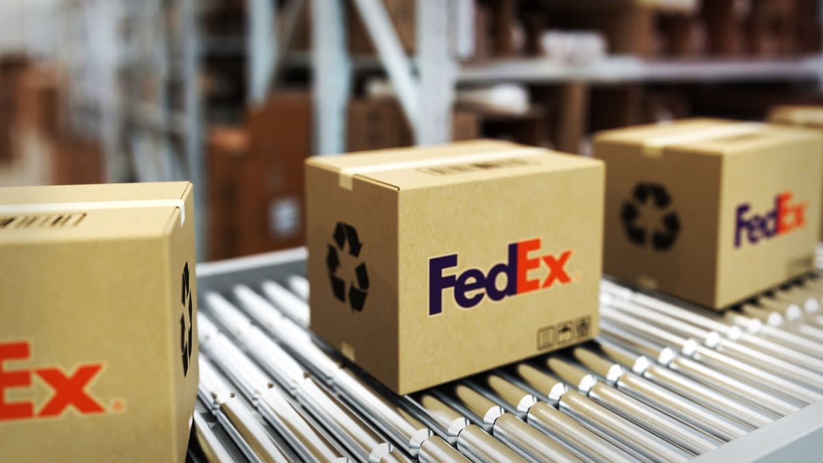 Buy FedEx Stock on Earnings Rally? Check the Chart for…