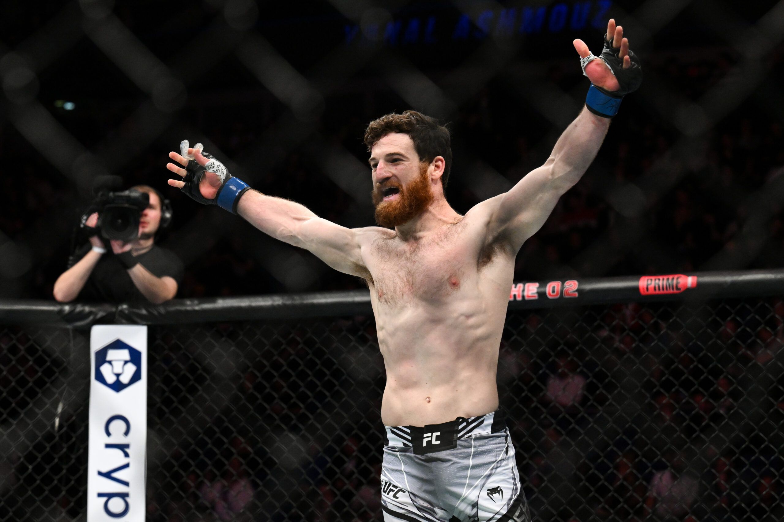 Yanal Ashmoz def. Sam Patterson at UFC 286: Best photos