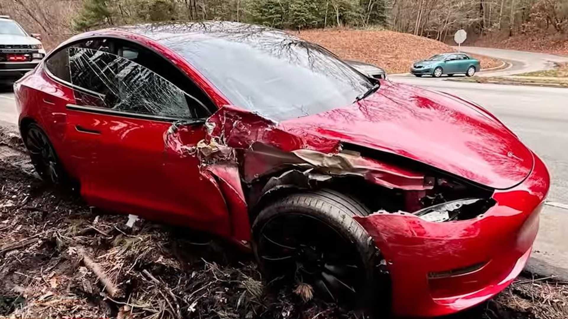 Tesla Model 3 Wrecked: Crazy Crash Footage Caught On…