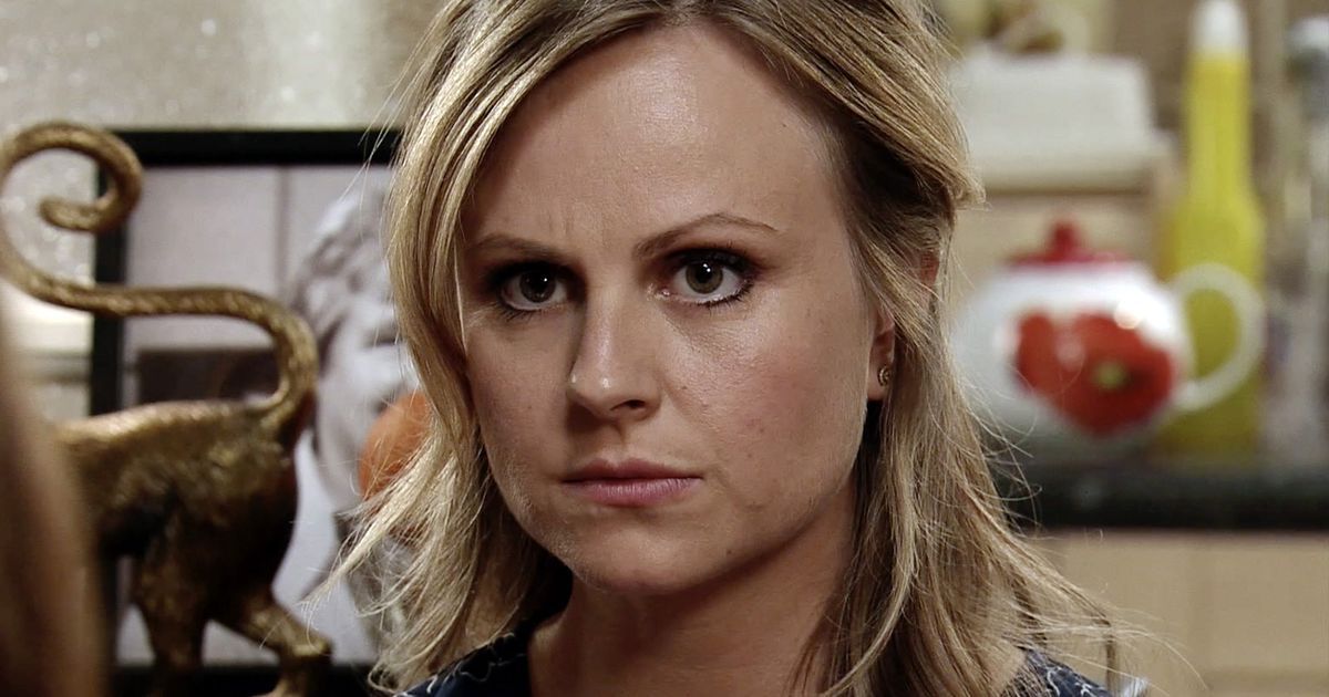Corrie fans 'rumble' Sarah Platt baby twist as scene…