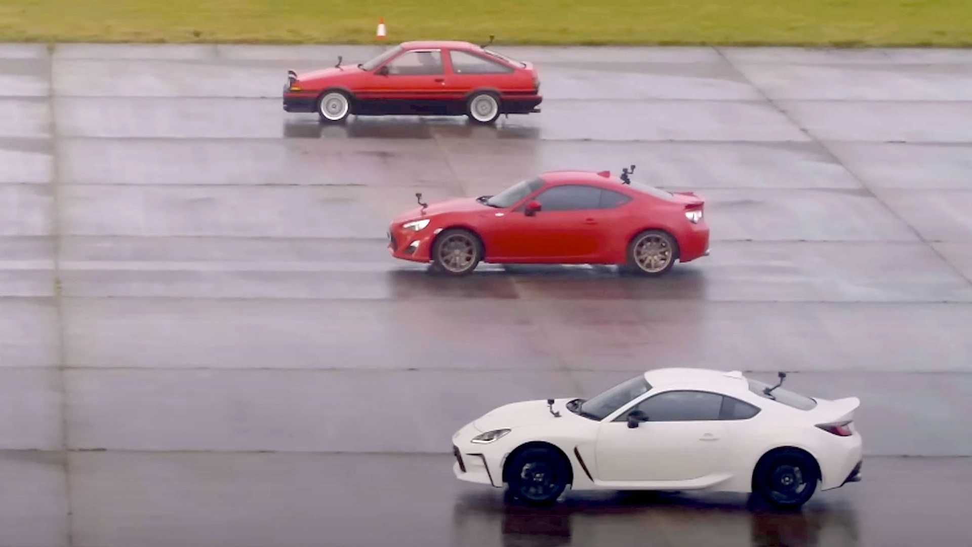 Watch Toyota AE86 Battle GT86, GR86 In Drag Race…