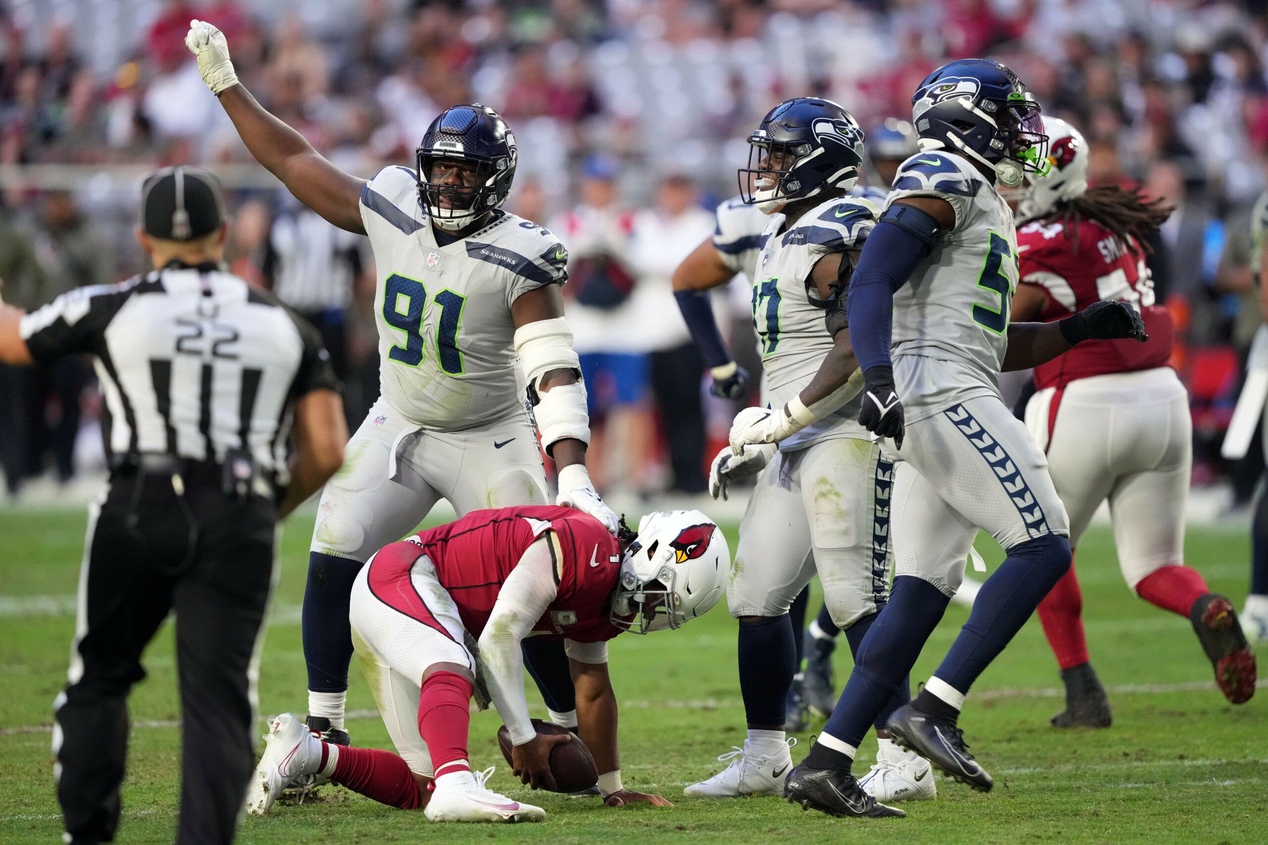 DL L.J. Collier gets minimum salary with veteran…