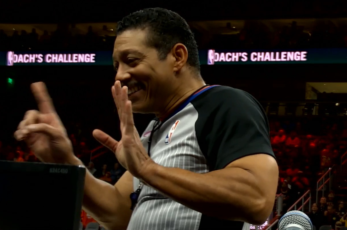 NBA ref Bill Kennedy laughed at Dwane Casey for…