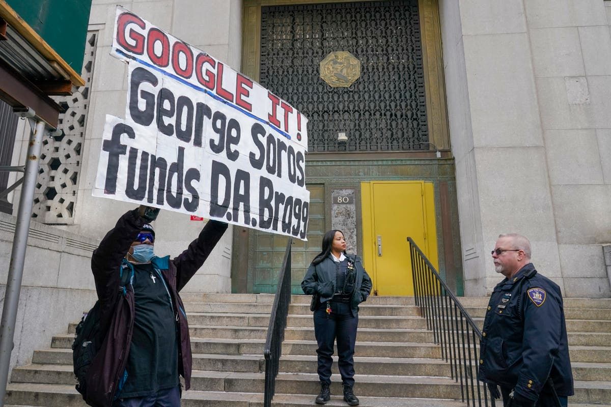 NYC neighborhood carries on during wait for Trump…