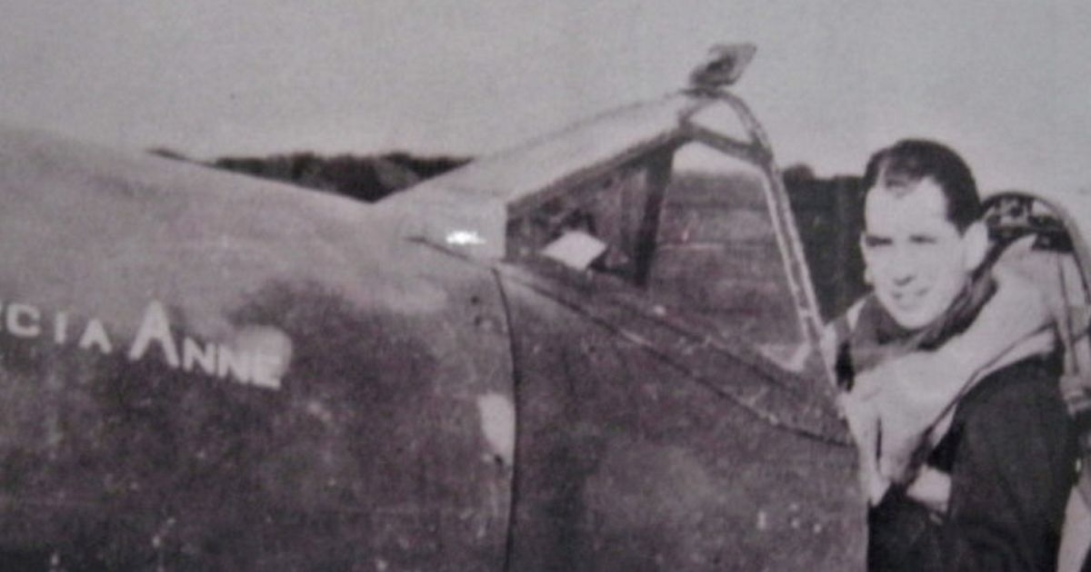 Children inspired by hero Spitfire pilot 80 years…
